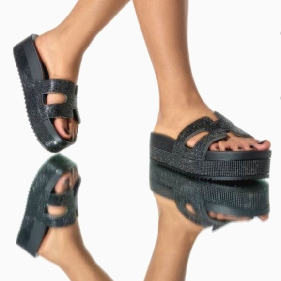 Azalea Wang | Shoes | Chunky Platform Slides In Black | Poshmark